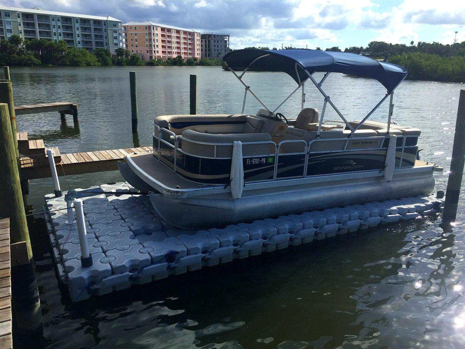 Drive-On Pontoon Boat Lifts | Dock Blocks